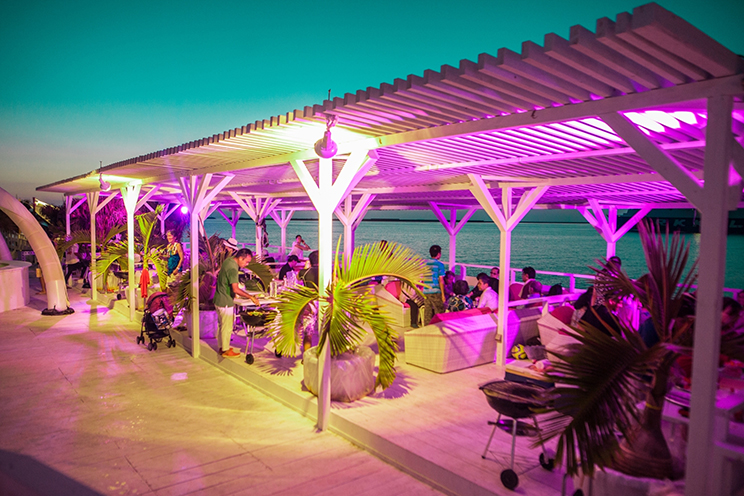 Cozy Beach Club｜情報一覧｜沖縄で定番・おすすめの観光スポット｜沖縄観光情報WEBサイト おきなわ物語